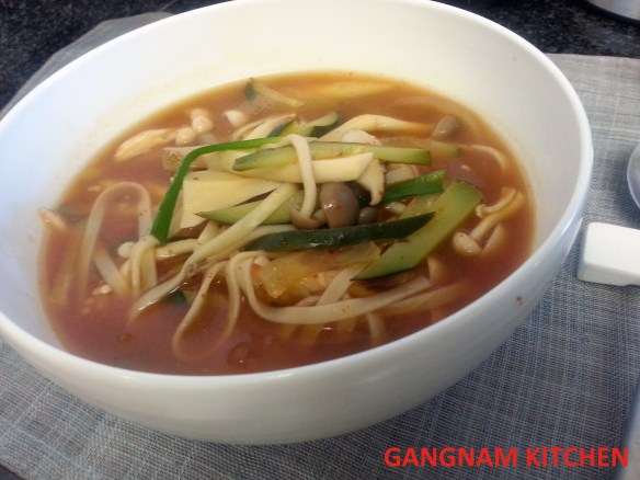 Bausut Kalguksoo (버섯칼국수): Mushroom Noodle Soup | GANGNAM KITCHEN
